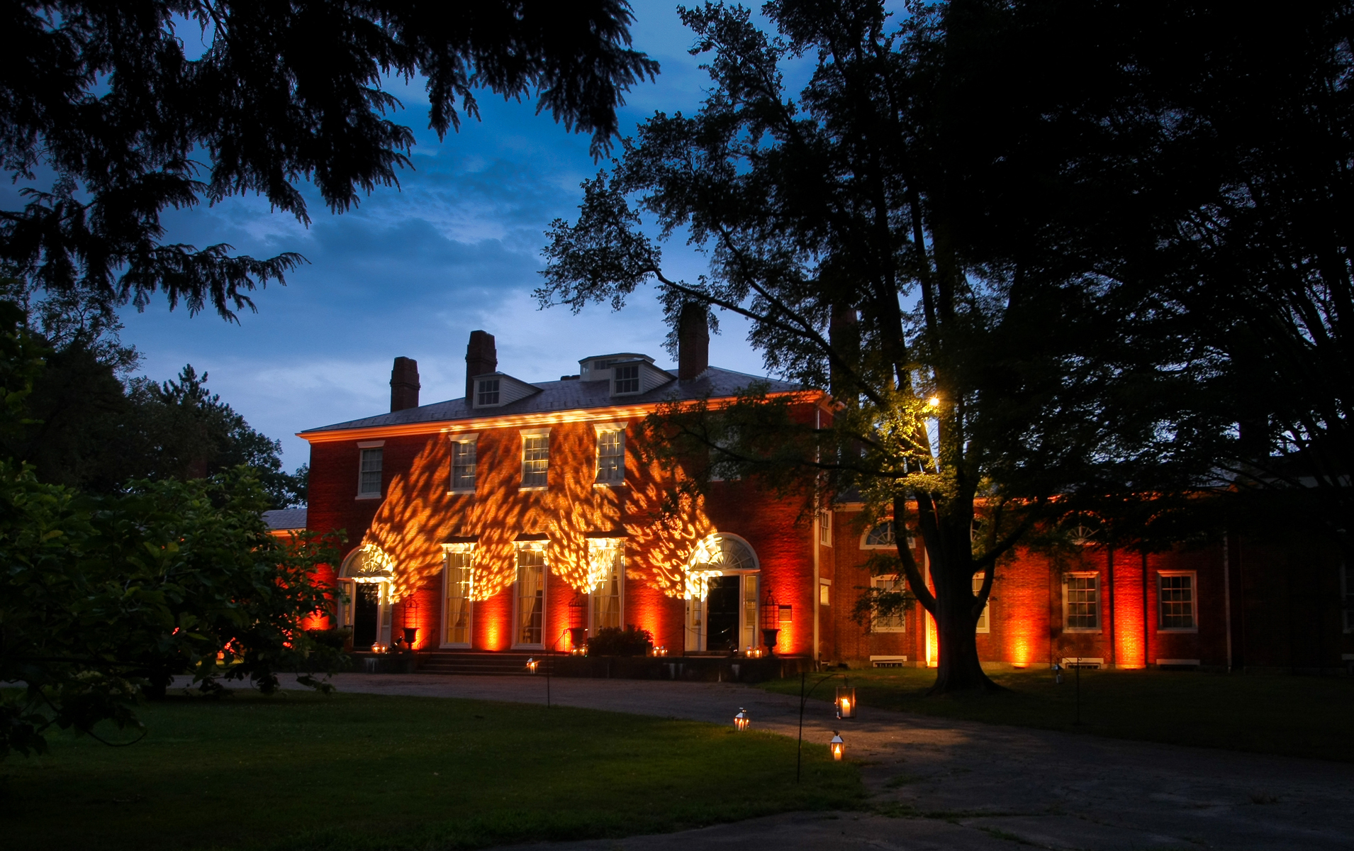 Full Moon Tour of the Gore Mansion [04/22/16]